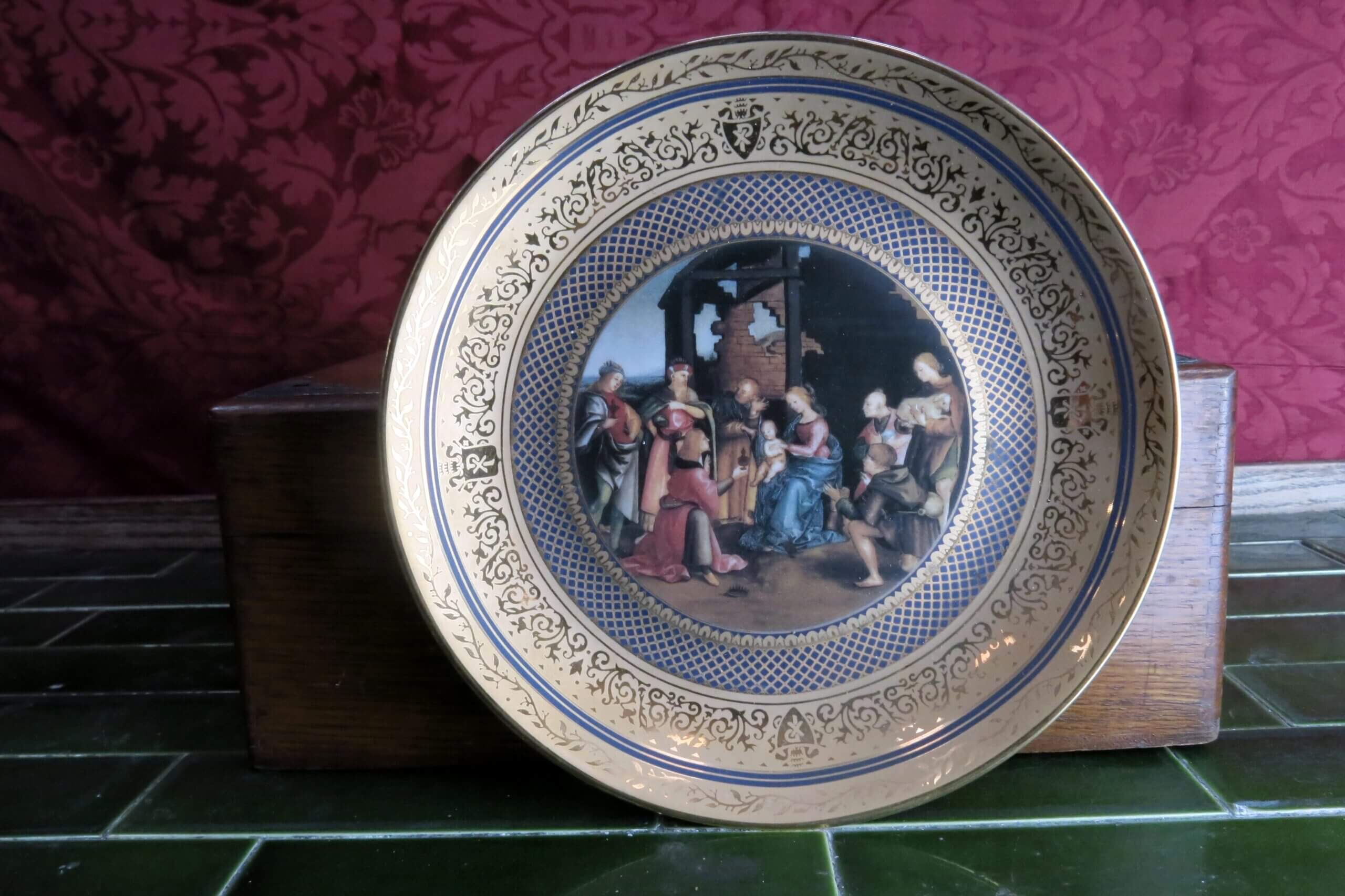 Raphael’s Christmas Present Gold Plate of Nativity (SOLD) - Antique ...
