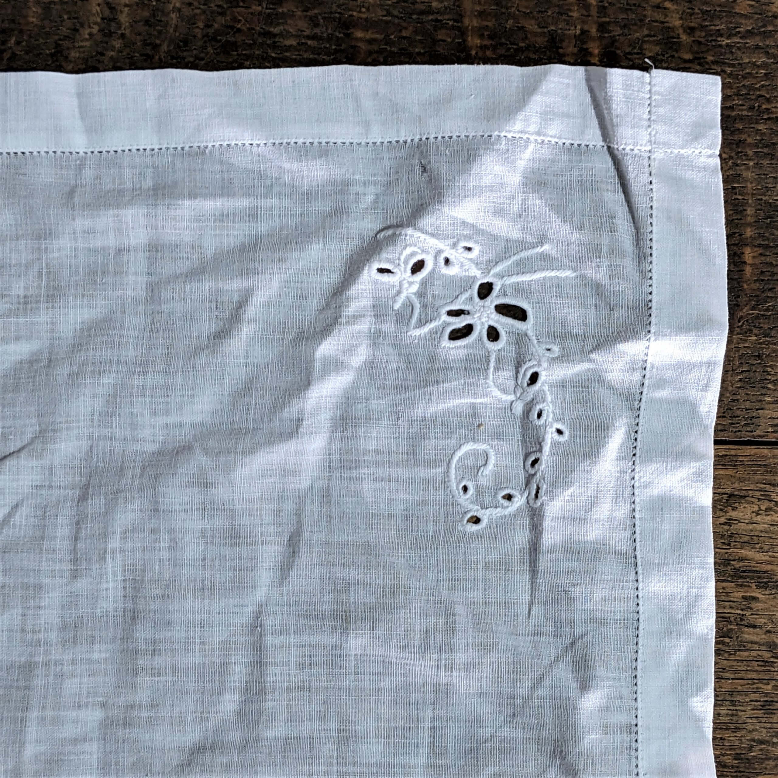 Small Flower Motif Linen Credence Table Cloth - Antique Church Furnishings