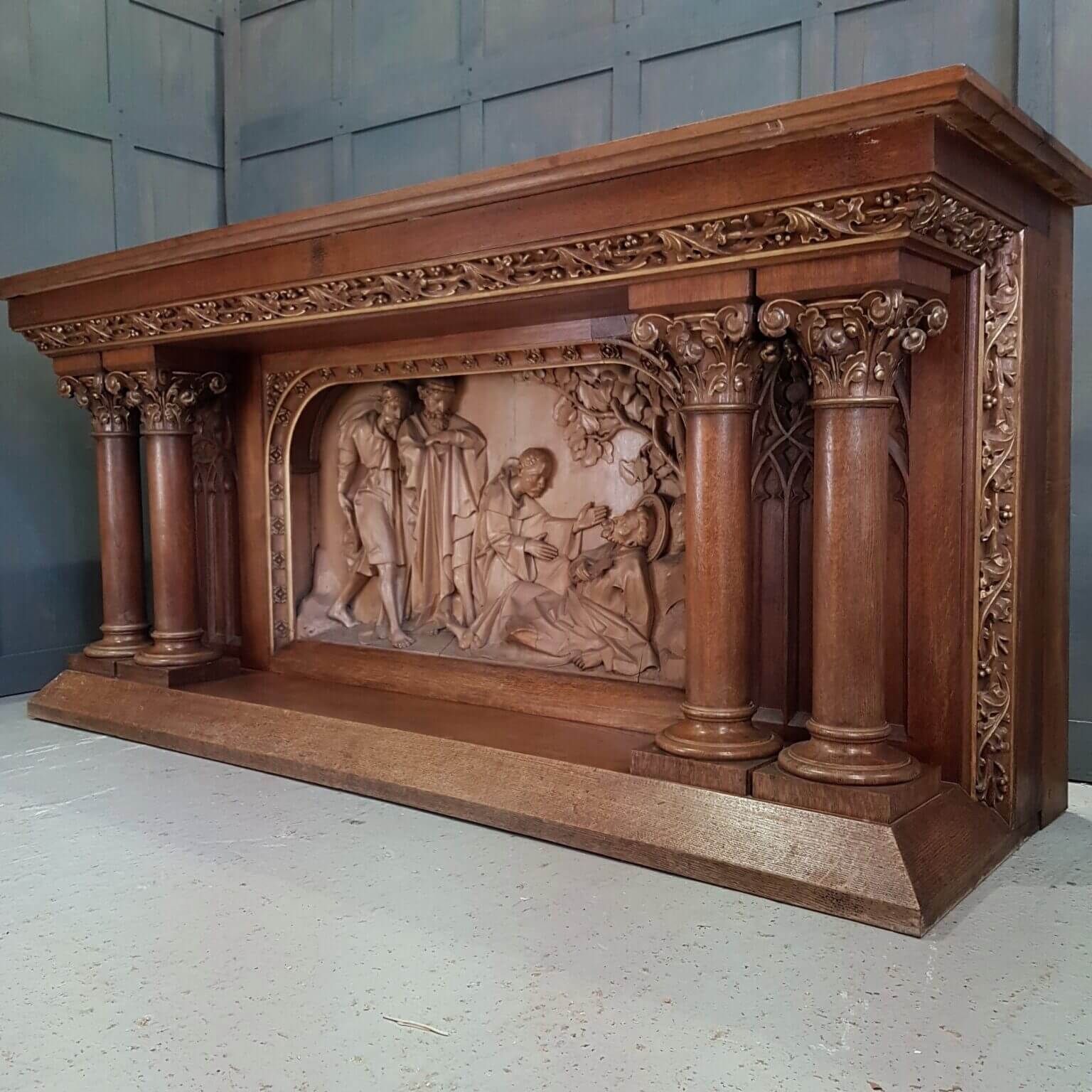 Stunning Antique Oak Carved Full Size Church Altar with Religious Scene ...