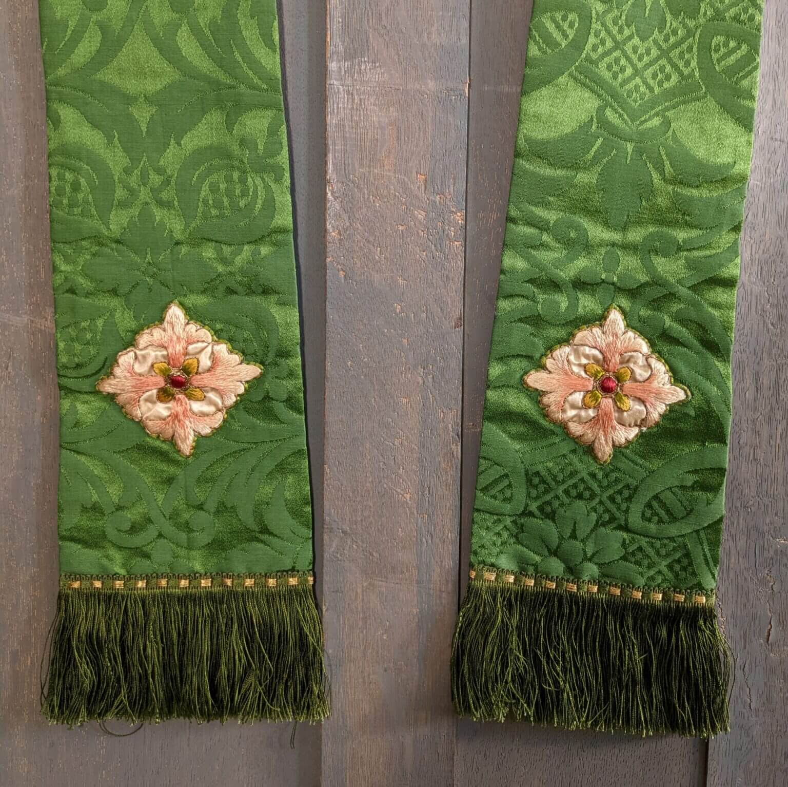 Beautiful Green Silk Damask Stole with Embroidered Applique & Fringe ...