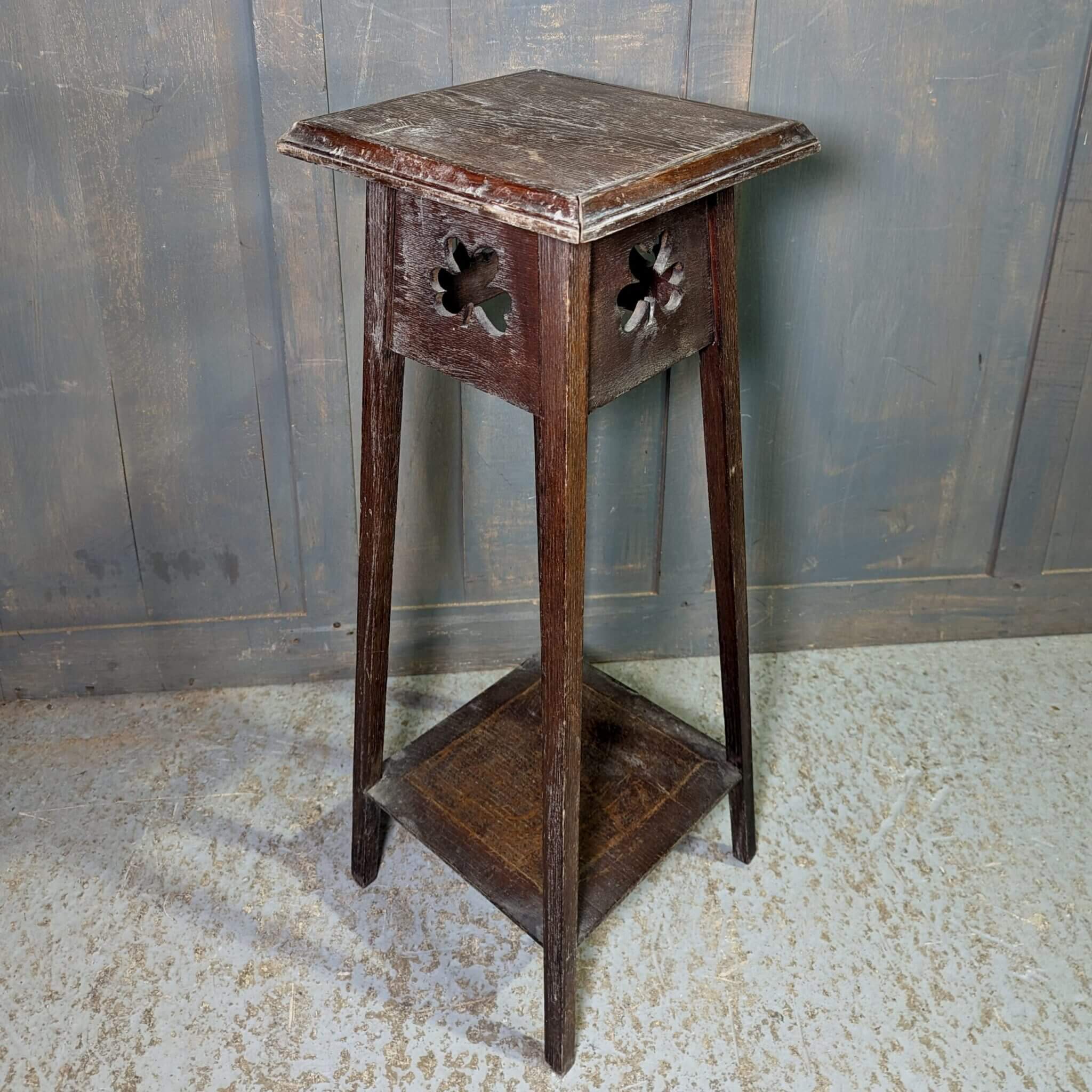 Simple Lightweight 1930's Vintage Oak Plant Stand with Fretwork Clover ...
