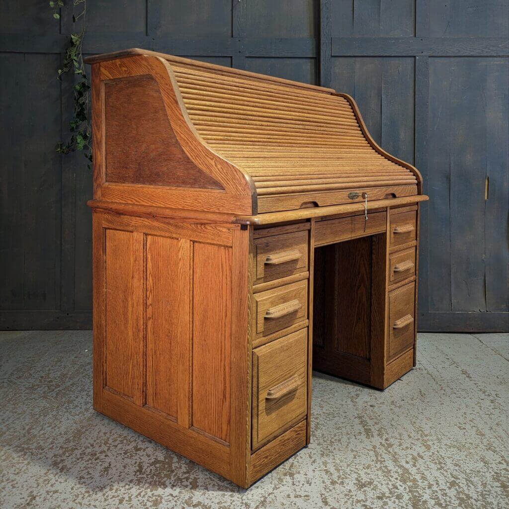 Pale to Medium Oak 1900's Full-Size Roll Top Desk (SOLD) - Antique ...
