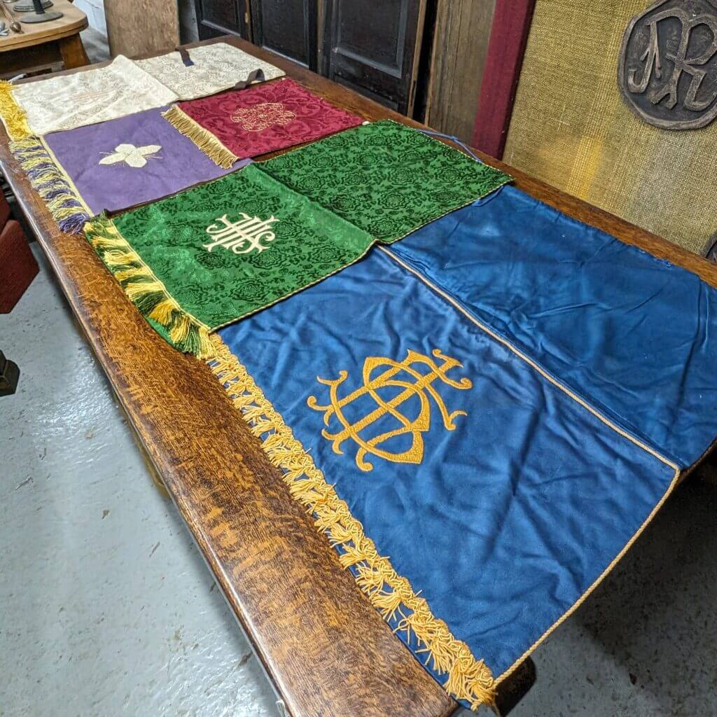 5 Vintage Lectern Falls in Cream Red Purple Green & Blue