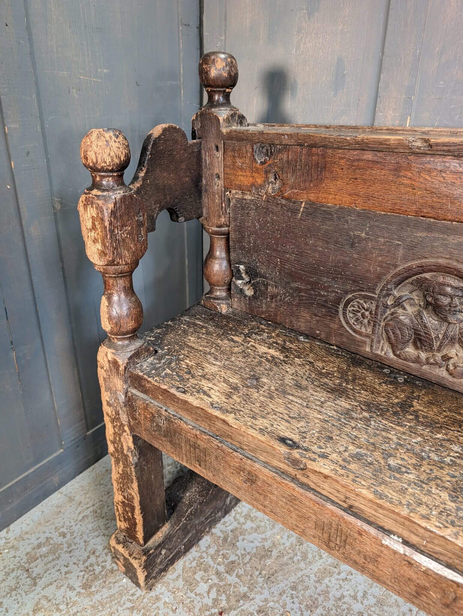 Very Early 16th /17th Century Carved Oak Church Pew