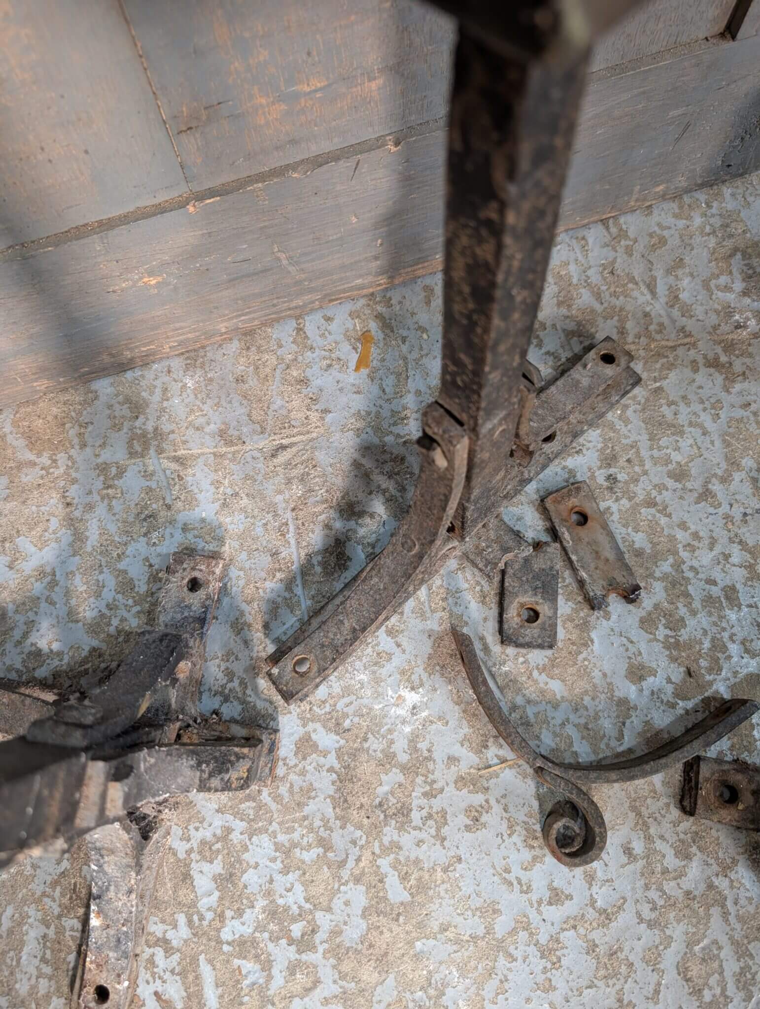 Four Victorian Cast Iron Upstands from a Prayer Rail